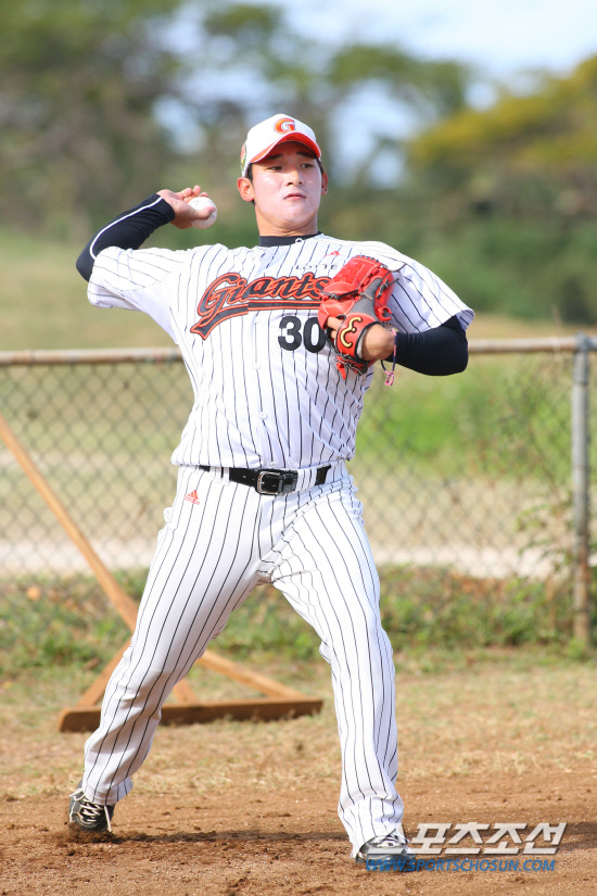 4년만의 등판 최대성 155km. 강속구 여전하네. : MLBPARK