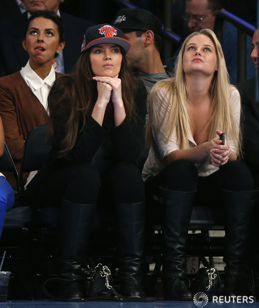 관중석의 여신들.jpg : MLBPARK