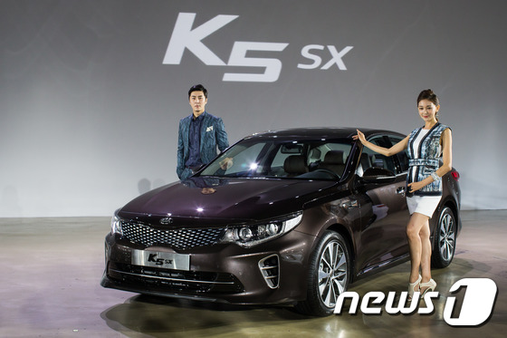 스포티한 디자인의 신형 K5 SX